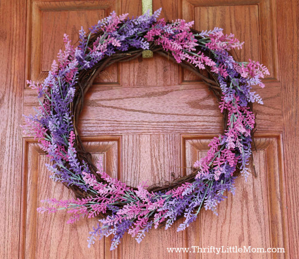 Simple Seasonal Wreath Instructions » Thrifty Little Mom