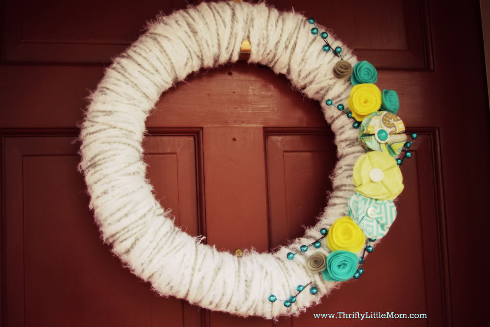 Winter/Spring Yarn Wrap Wreath Tutorial » Thrifty Little Mom